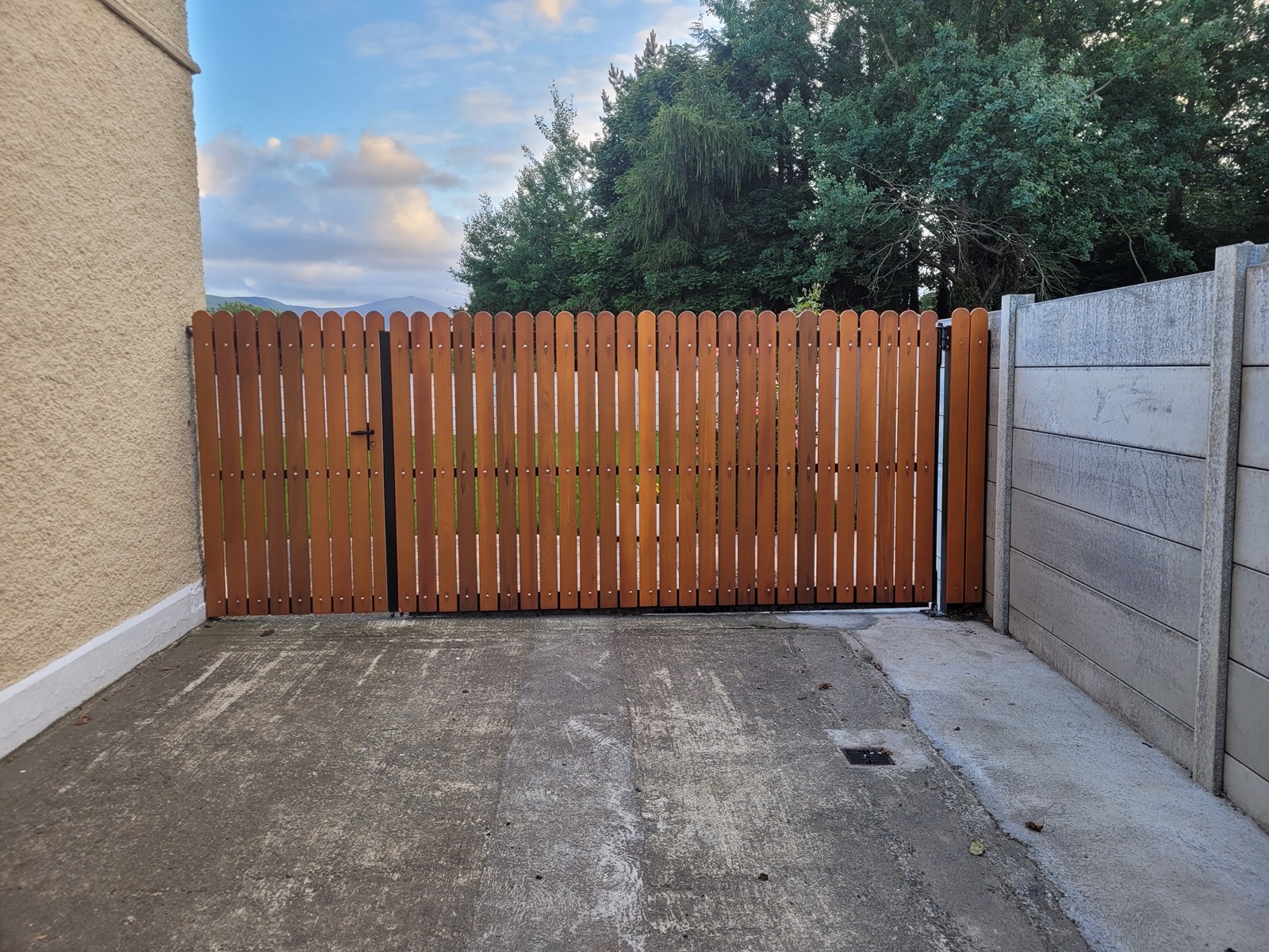 Robert Stack, Gates, Iron Gates, Gate Automation, Ironwork, Railings ...